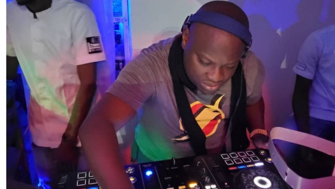 People : on a repéré Dj Jacob, ce qu'il faisait à la Pharmacy - Vivez ...